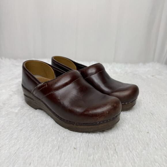 Dansko | Shoes | Dansko Chocolate Brown Classic Leather Slip On Nursing ...